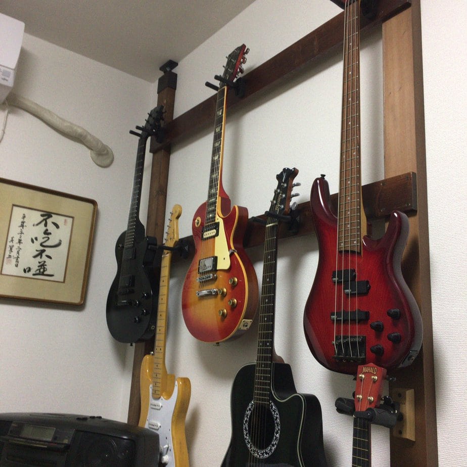 How to Hang a Guitar on the Wall without Drilling/No Screws - Killer ...